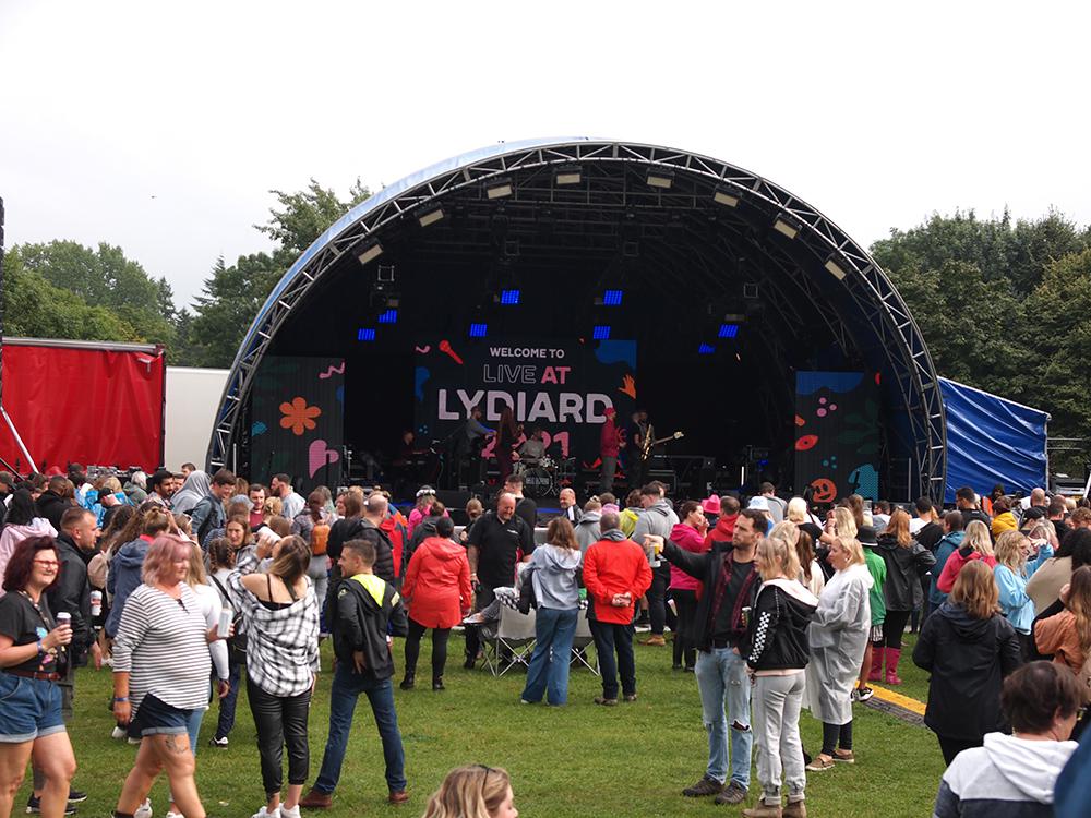 [GALLERY] Dizzie and Anne Marie wow the rain-soaked crowds at Live at ...