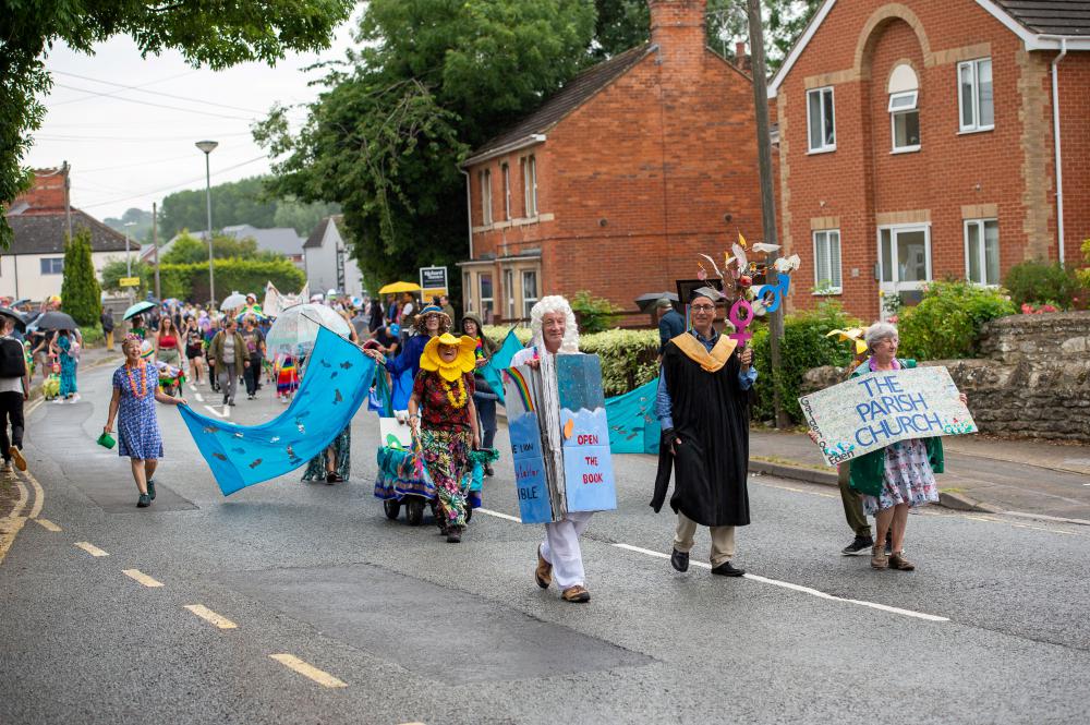 Village carnival in Wroughton receives sponsorship from Bellway for ...