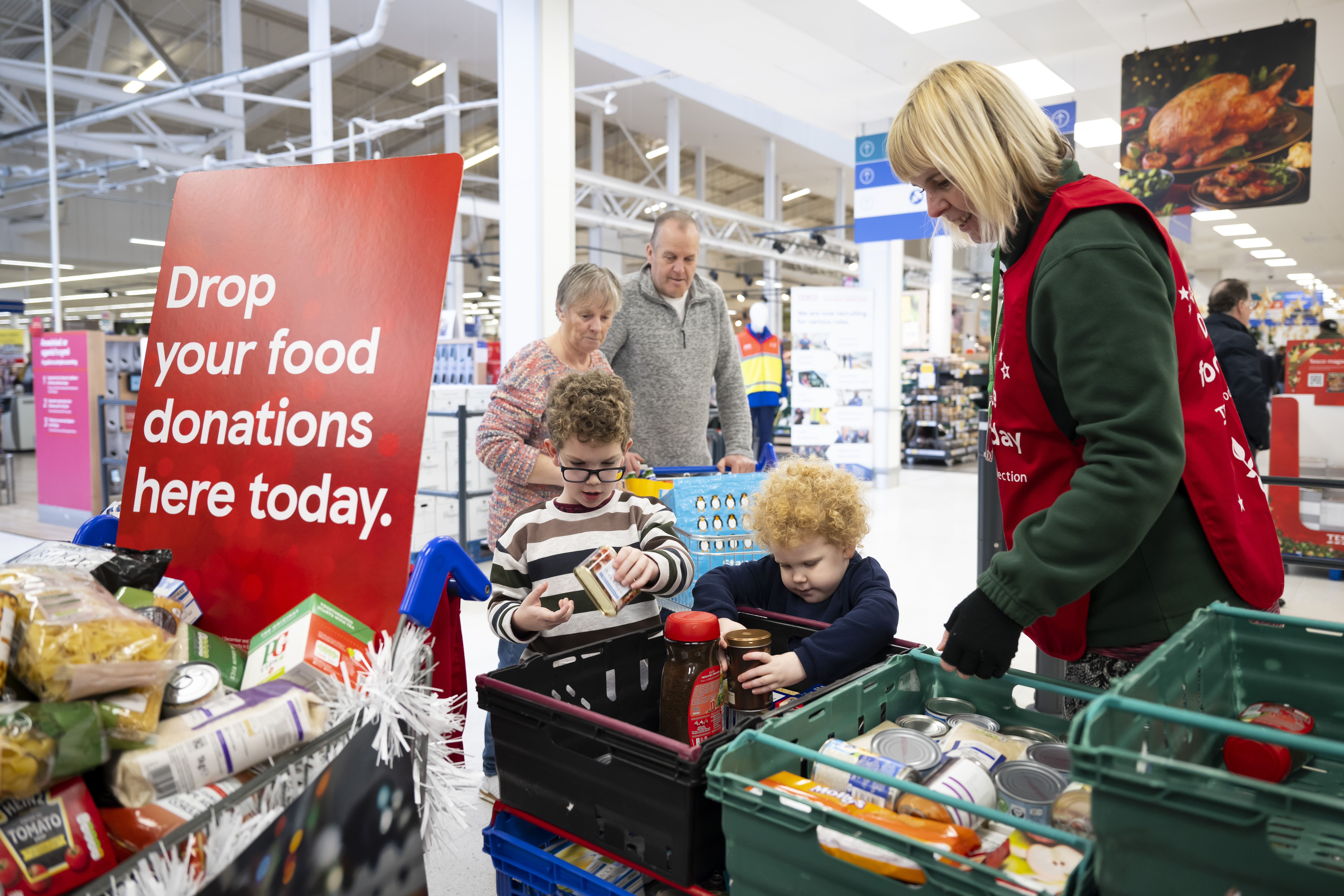 Food collection call for Swindon volunteers to support charities