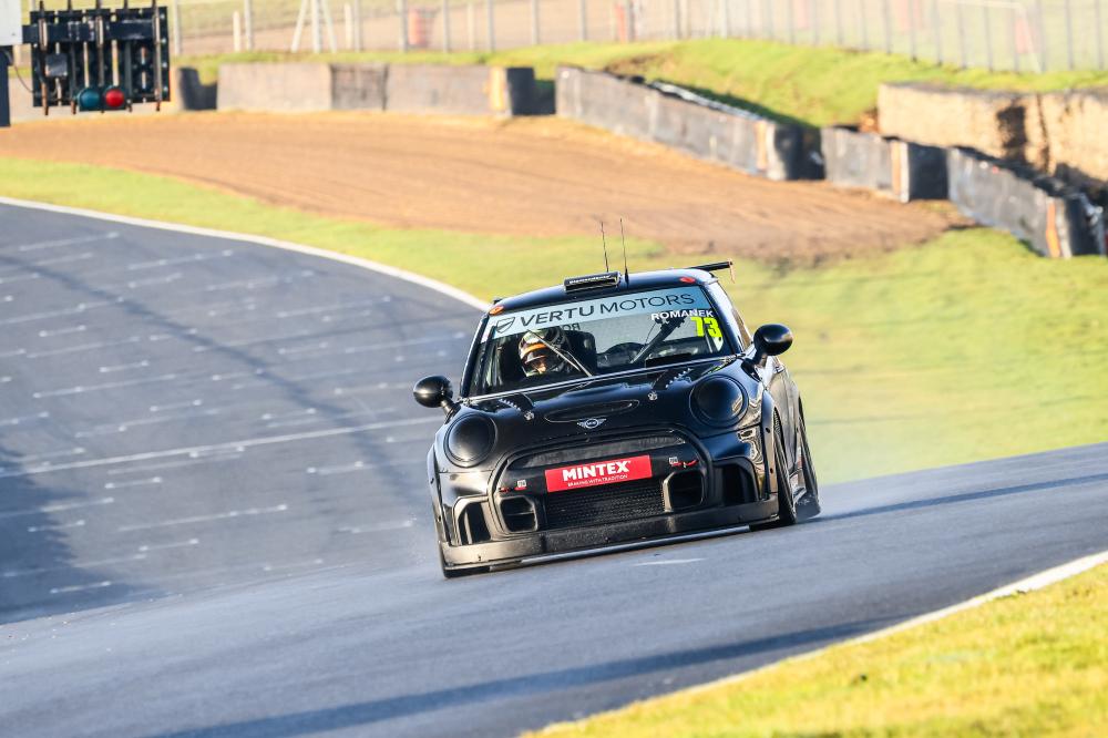 Swindon racing driver uses local therapist to prepare for 2024 race season