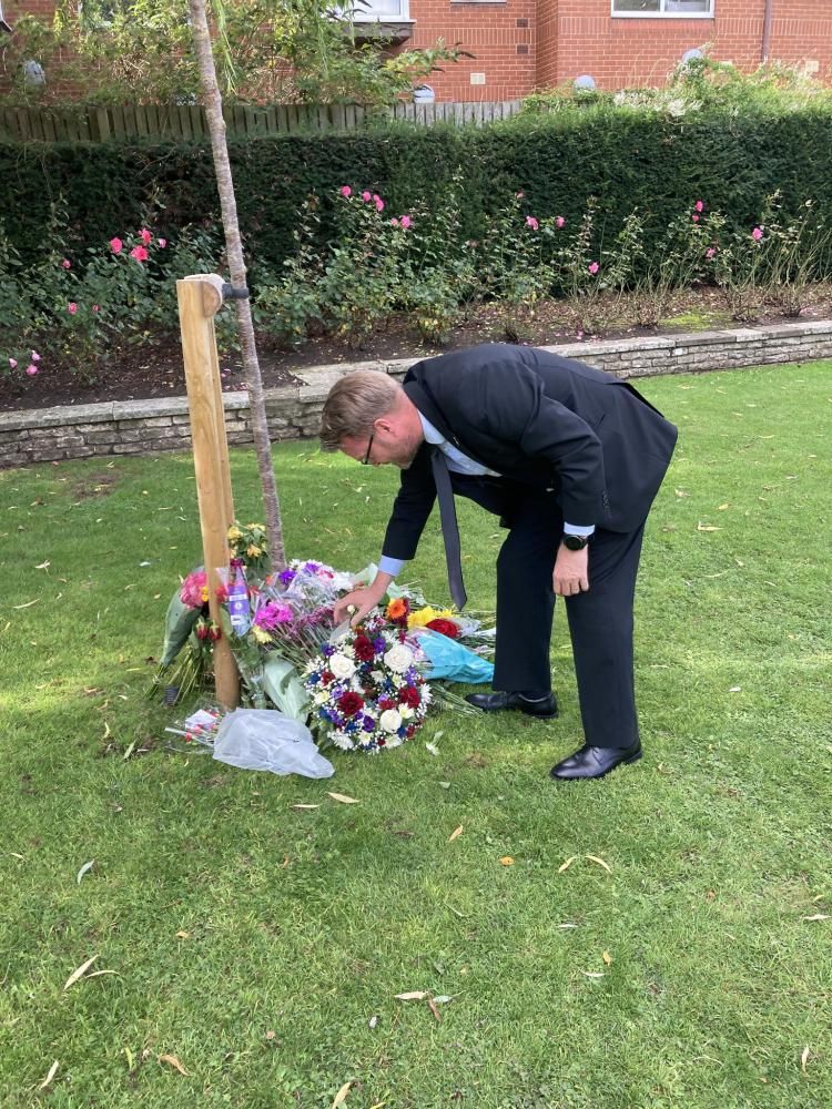 South Swindon Parish Council lay wreath to commemorate the passing of ...