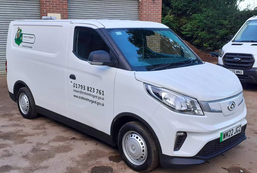 Stratton Council welcome new electric addition to vehicle fleet