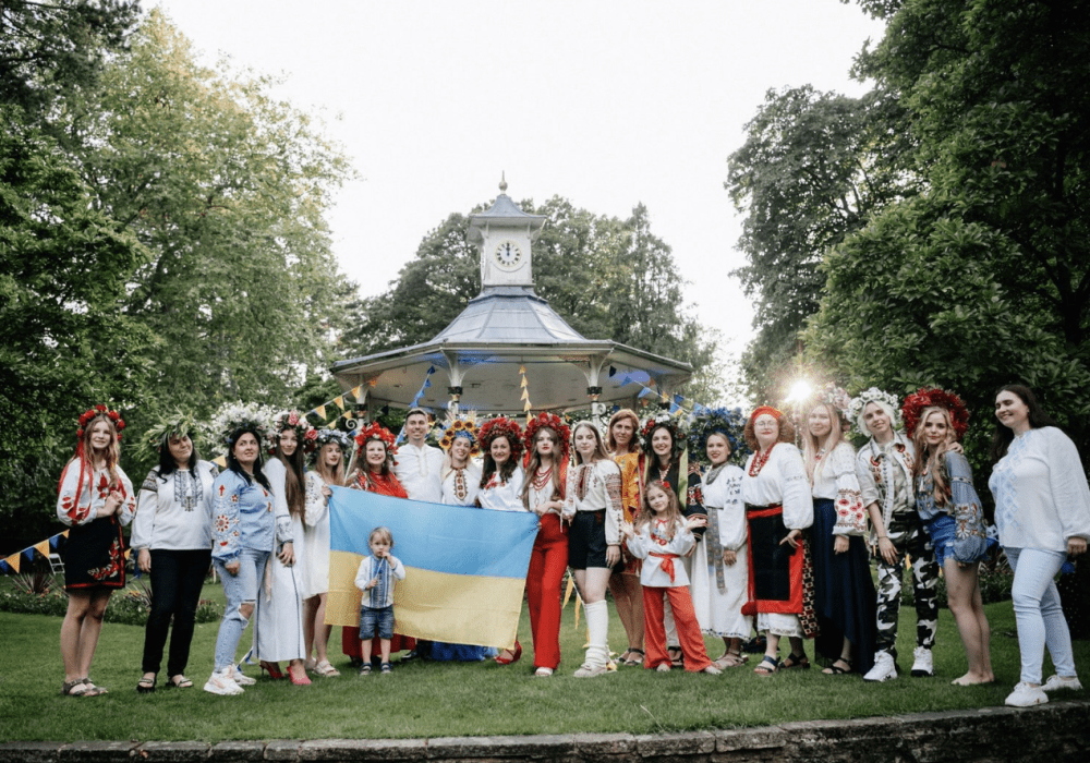 Help for Ukrainian Swindon people in extending visas