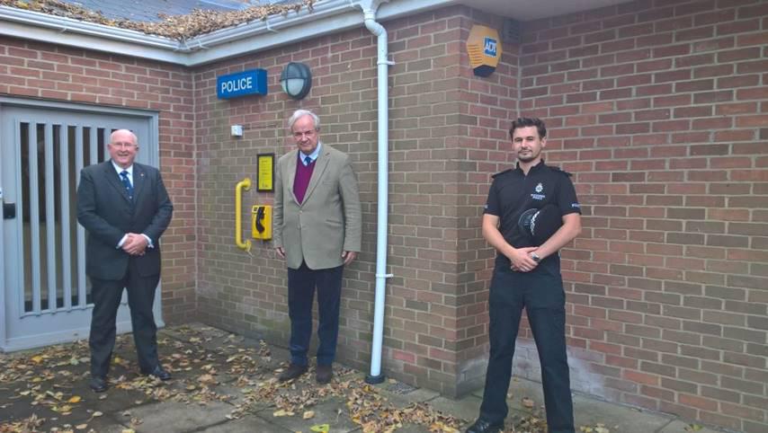 MP visits new Royal Wootton Bassett police HQ