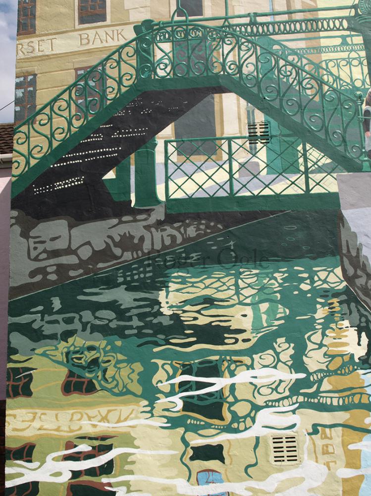 2009: Swindon artist Ken White unveils refurbished Golden Lion Bridge mural