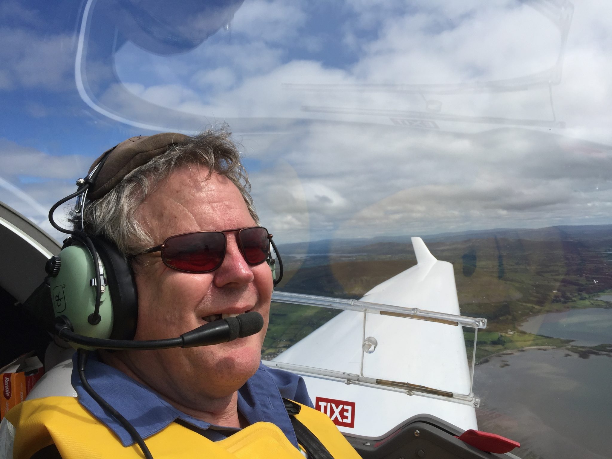 Tributes paid to friends who died in light aircraft crash